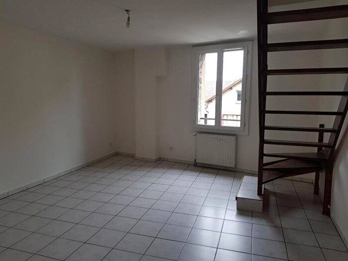 Appartement à louer - Bas-Vernes, Givors - 4 pièces - 3 chambres