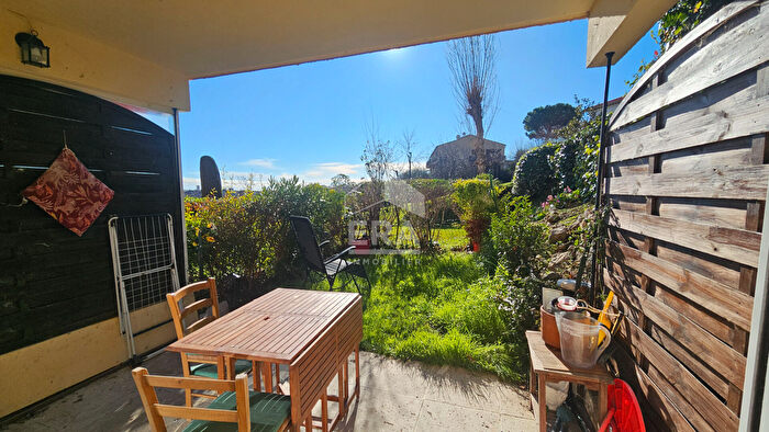 Appartement à louer - Vence, Saint-Martin, Lubiane, Le Suve - 3 pièces - 2 chambres