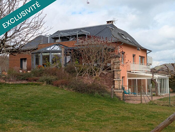 Saint-Christophe-Vallon : Maison 12 pièces à vendre
