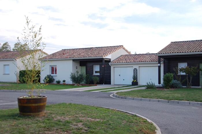Maison 6 pièces à louer - Saint-Sulpice-la-Pointe