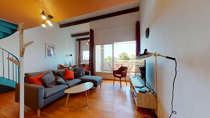 Appartement à louer - Jas de Bouffan, Aix-en-Provence - 6 pièces - 5 chambres