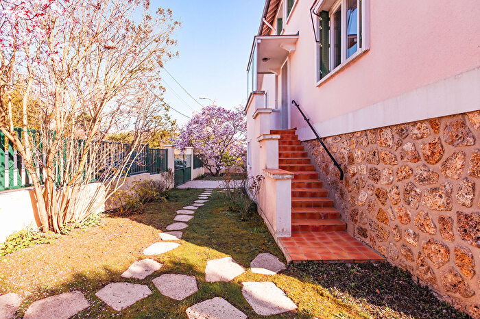 Maison à vendre - Chatou, Est - 6 pièces - 4 chambres