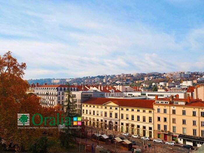 Appartement à louer - Ainay, Lyon ème arrondissement - 2 pièces - 1 chambre