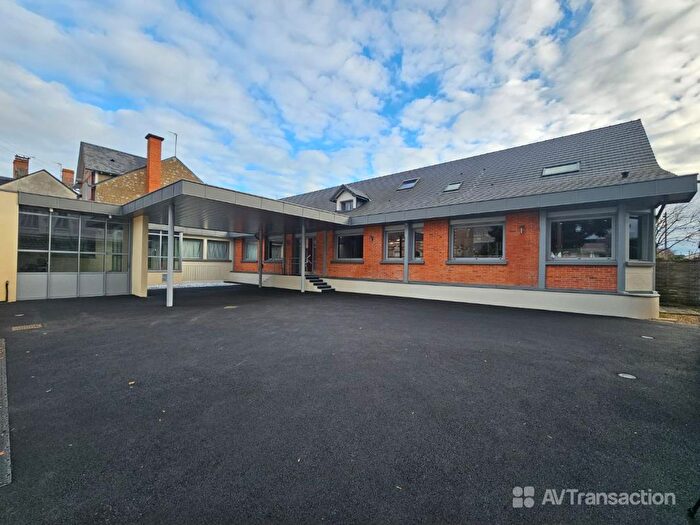 Châtellerault, Est - Maison 8 pièces à vendre
