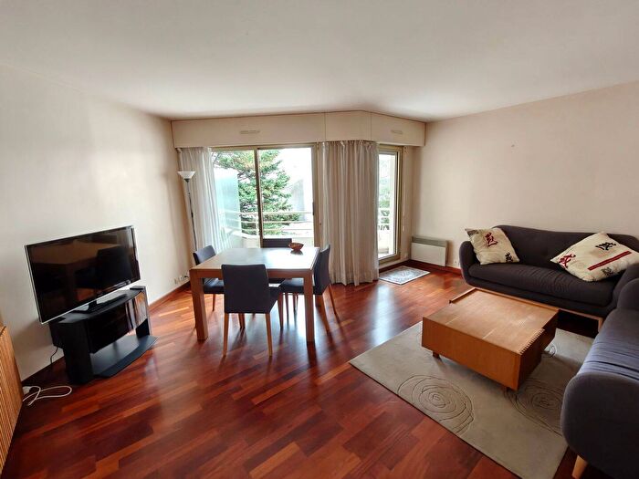 Appartement 4 pièces à louer à Auteuil Sud, Paris 16ème arrondissement