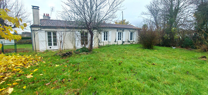 Maison à vendre - Écoyeux - 4 pièces - 2 chambres