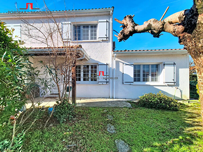 Maison à vendre - Carbon-Blanc - 6 pièces - 5 chambres