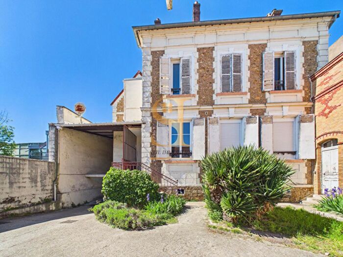 Corbeil-Essonnes, Centre-ville : Appartement 2 pièces à vendre