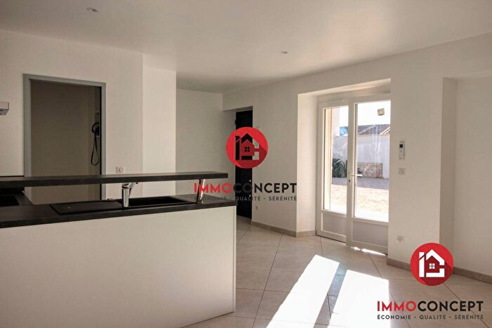 Appartement à louer - Centre Ville, Roquemaure - 2 pièces - 1 chambre