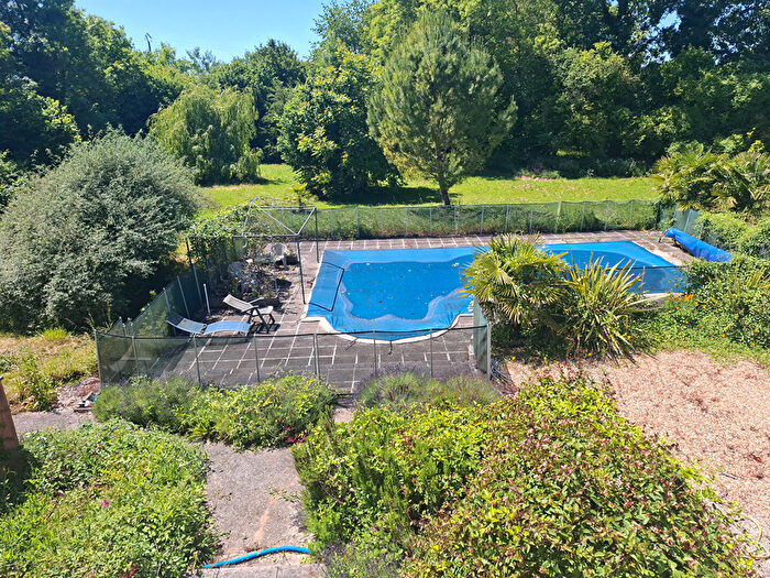 Saint-Jean-d'Angély : Maison 4 pièces à vendre