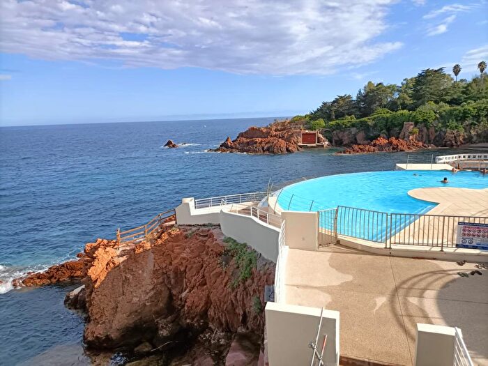 Appartement 2 pièces à Saint-Raphaël, Veyssières, à vendre