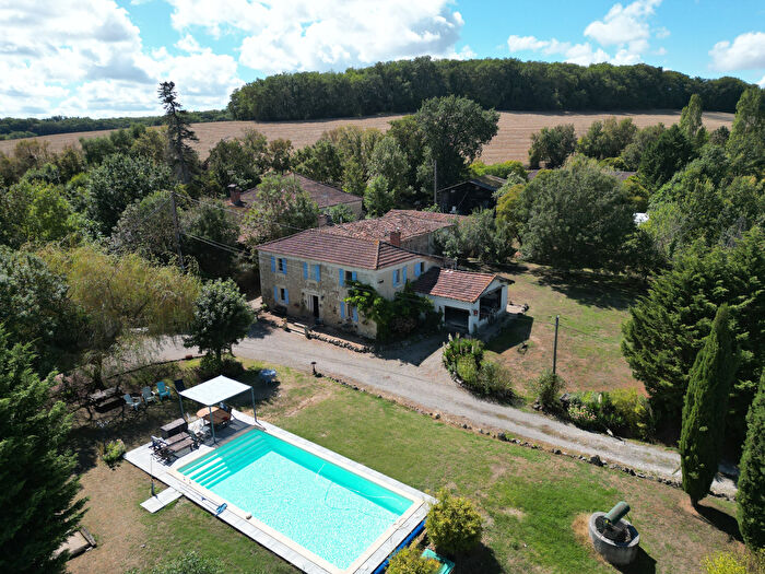 Maison à vendre - Auch, Zone dactivité Sud - 6 pièces - 5 chambres