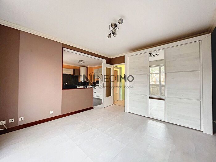 Appartement à louer - Centre, Neufchâteau - 1 pièce