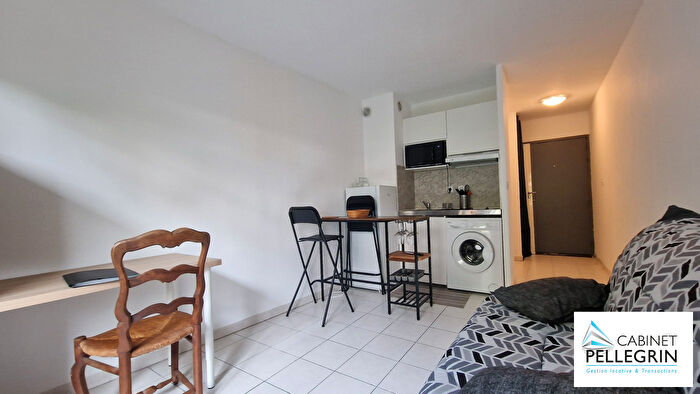 Marseille 5ème, Saint-Pierre : Appartement 1 pièce à louer