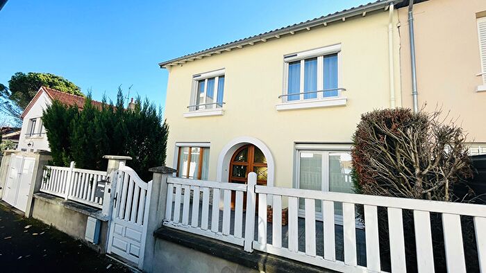 Maison à vendre - Clermont-Ferrand, Les Landais, Fontaine du Bac, La Pardieu - 6 pièces - 3 chambres