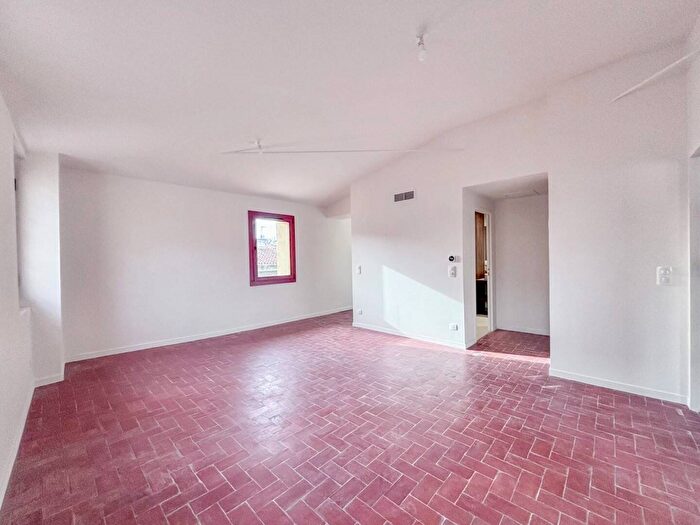 Les Grandes Carmes, Marseille 2ème arrondissement - Appartement 1 pièce à louer