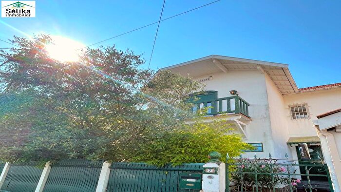 Maison à louer - Arcachon, Saint-Ferdinand - 3 pièces - 2 chambres