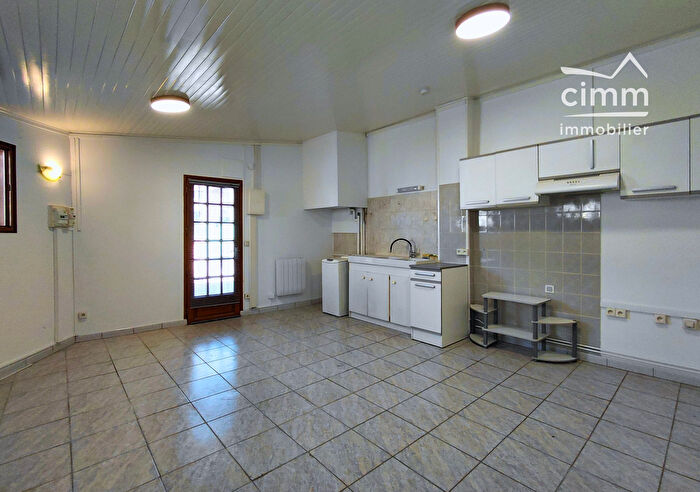 Appartement à louer - Fontaine, Les Alpes, Les Buissonnées, Cachin - 1 pièce