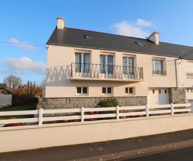 Maison à vendre - Carhaix-Plouguer - 6 pièces - 4 chambres