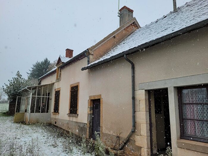 Maison à vendre - Ainay-le-Château - 4 pièces - 3 chambres