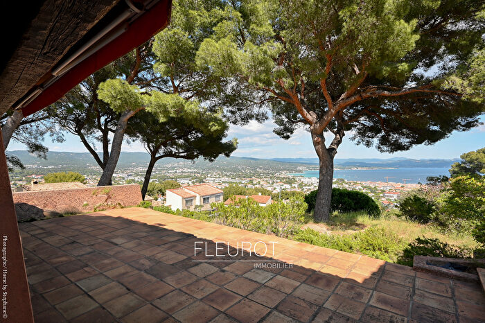 Maison à vendre - La Ciotat, Centre-ville - 6 pièces - 4 chambres