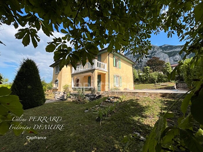 Maison à vendre - Collonges-sous-Salève - 6 pièces - 4 chambres