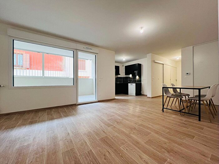 Appartement à louer - centre Ville-La Chartonnière-La Barre, Villefranche-sur-Saône - 3 pièces - 2 chambres