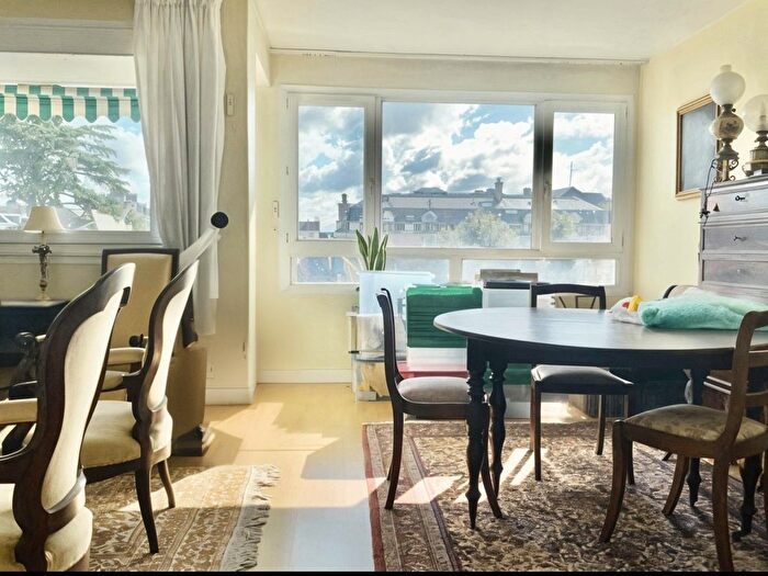 Appartement à vendre - Elbeuf, Centre-ville - 4 pièces - 3 chambres