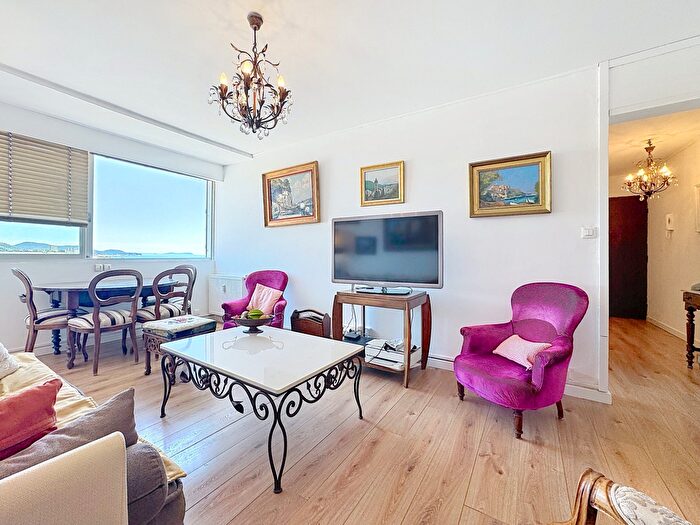 Appartement 3 pièces à Toulon, Le Port, à vendre
