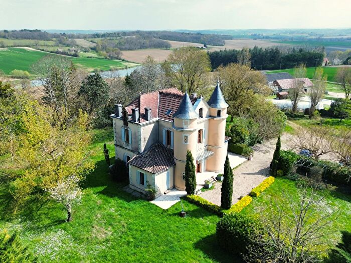 Maison à vendre - Seyches - 10 pièces - 5 chambres