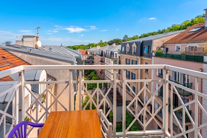 Appartement 4 pièces à vendre - Le Plessis-Robinson, Coeur de Ville