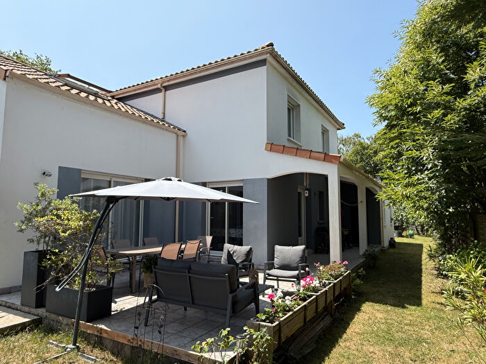 Maison à vendre - La Haie-Fouassière - 8 pièces - 6 chambres