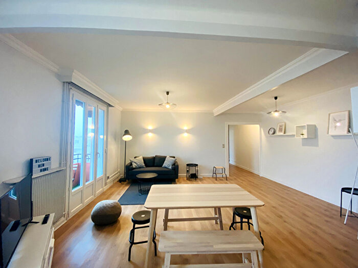 Villeurbanne, Grand Clément : Appartement 5 pièces à louer