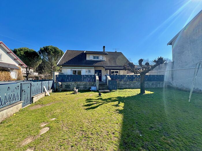 Maison à vendre - Pont-de-Chéruy - 6 pièces - 5 chambres