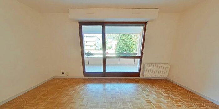 Saint-Genis-Laval, Barolles - Appartement 3 pièces à louer