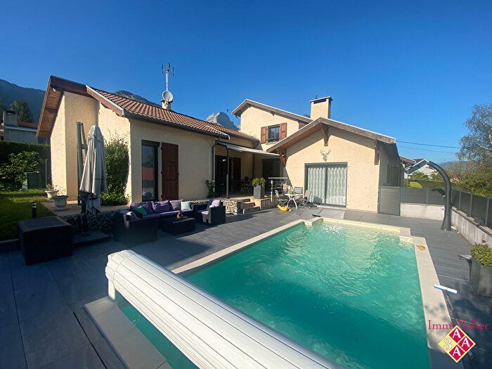 Maison à vendre - Saint-Nazaire-les-Eymes - 6 pièces - 4 chambres