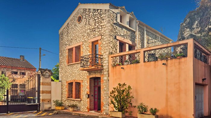 Maison à vendre - Les Angles - 6 pièces - 4 chambres