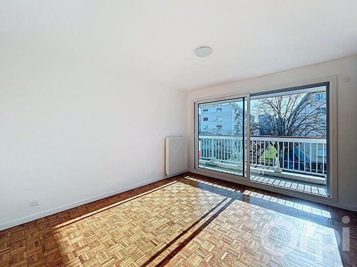 Appartement à louer - Maisons-Alfort, Charentonneau - 2 pièces - 1 chambre