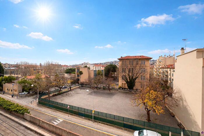 Appartement à louer - Nice, Saint-Lambert, Bas-Cimiez - 3 pièces - 2 chambres