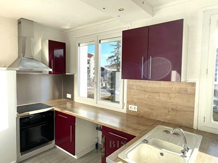 Appartement à louer - Roanne - 3 pièces - 1 chambre