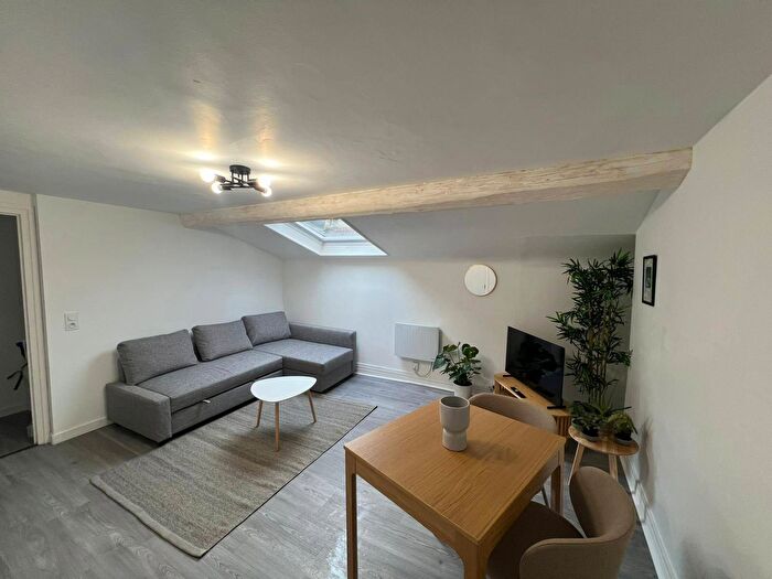 Appartement à louer - Ballainvilliers, Clermont-Ferrand - 2 pièces - 1 chambre