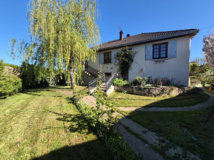 Garennes-sur-Eure : Maison 5 pièces à vendre