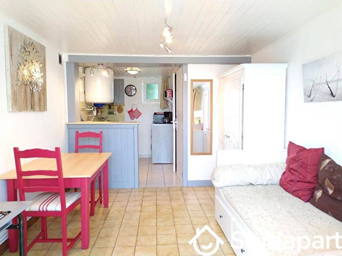 Appartement à louer - Vennes-Bouvent-Charmettes, Bourg-en-Bresse - 1 pièce