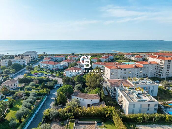 Appartement à vendre - Antibes, Antibes-les-Pins, Trianon, Le Fournel, Peyregoue - 4 pièces - 3 chambres