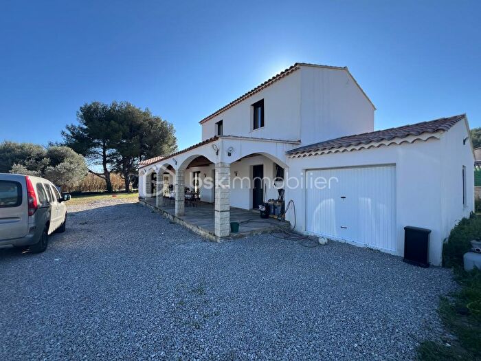 Maison à vendre - Saint-Mitre-les-Remparts - 4 pièces - 2 chambres
