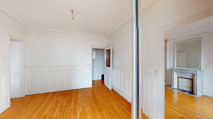 Maisons à vendre et appartements à louer - 1