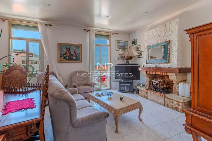 Appartement à vendre - Beaulieu-sur-Mer - 3 pièces - 2 chambres