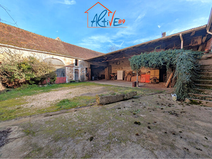 Maison à vendre - Escamps - 9 pièces - 7 chambres