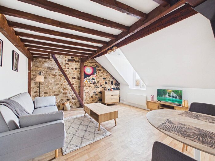 Appartement à louer - Centre, Melun - 1 pièce