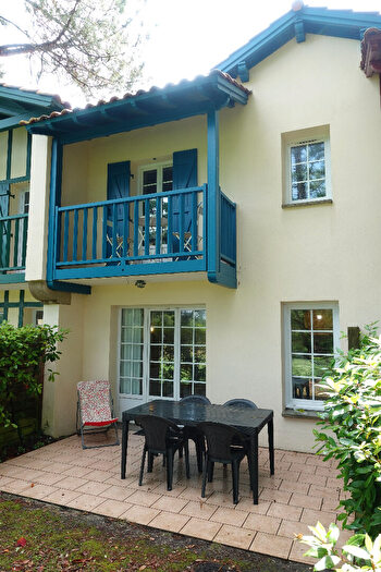 Maisons à vendre et appartements à louer - 1
